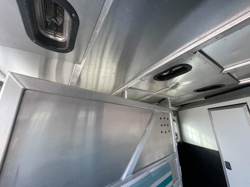 Silver Lite 3H GN LQ Horse Trailer in Walla Walla, WA | Trailer Trader