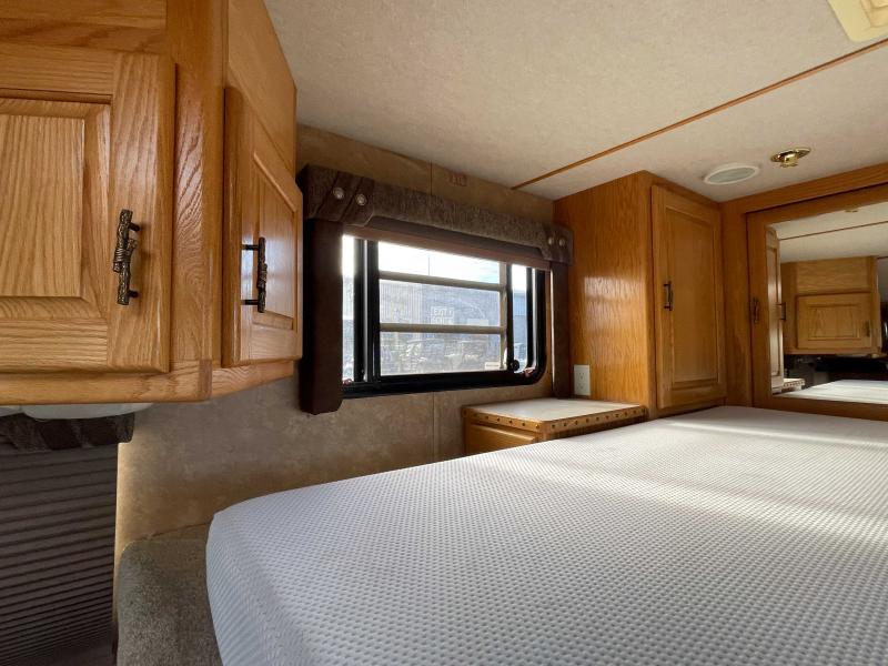 Silver Lite 3H GN LQ Horse Trailer in Walla Walla, WA | Trailer Trader