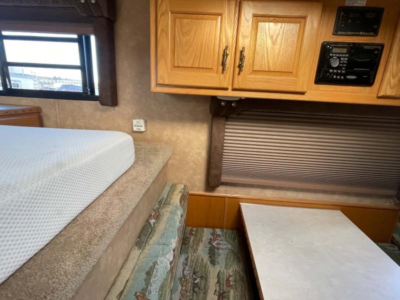 Silver Lite 3H GN LQ Horse Trailer in Walla Walla, WA | Trailer Trader