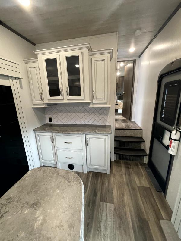 2023 Keystone RV 29RLI Cougar Fifth Wheel in Cuba, MO | Trailer Trader