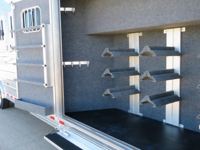 2021 Bloomer 86TRN 6 Horse Super Tack Trainer 6 Horse Slant Load ...