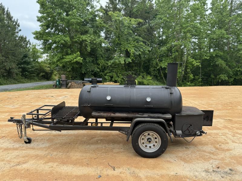 2021 Bubba Grill 250r Reverse Flow Smoker in Roberta, GA | Trailer Trader