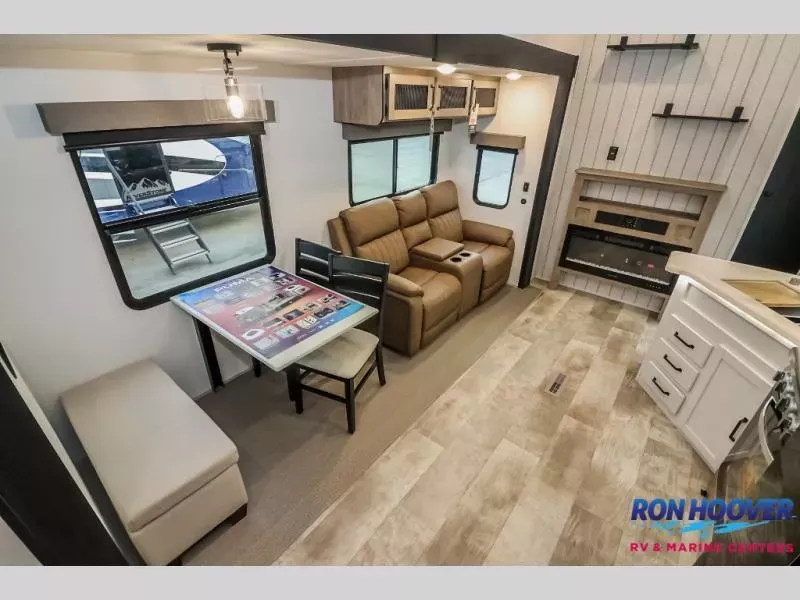 2025 Palomino 429LFT in Katy, TX | Trailer Trader