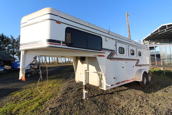 1996 Sundowner 3 Horse Gooseneck Rducd. $500 Foldable Rear Tack ...