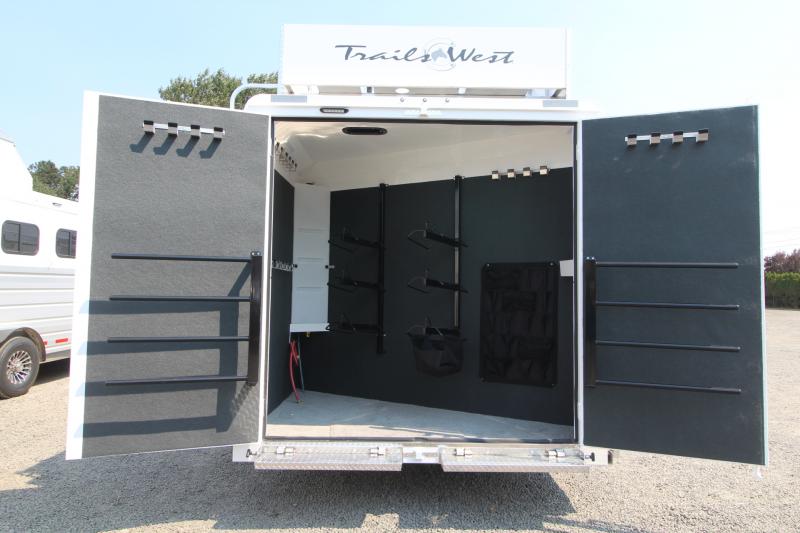 REDUCED $9,000 2024 FULL REAR TACK, SIDE LOAD Sierra 11 x 15 Living ...