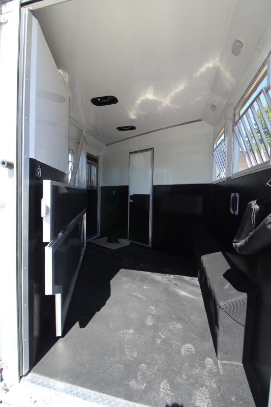 Price Drop $700-2025 Bison Ranger 8209B 2 Horse - 9'SW - Dinette - L&I ...