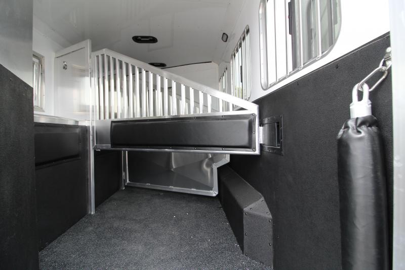 2020 Exiss 8310 3 Horse 10' SW Living Quarters Trailer - Slide Out ...