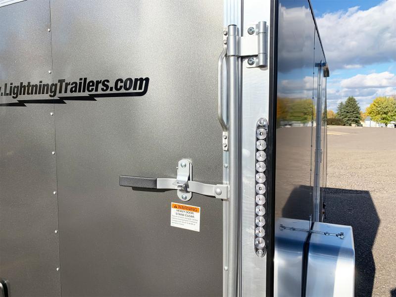 Lightning 5.5x11 Aluminum Enclosed Single Place Snowmobile/ Motorcycle ...