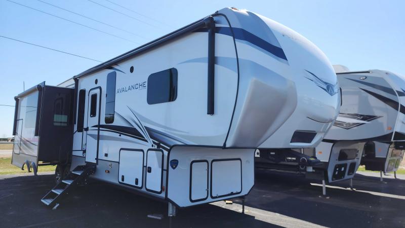2023 Keystone RV 338GK Avalanche Fifth Wheel in Marlette, MI | Trailer ...