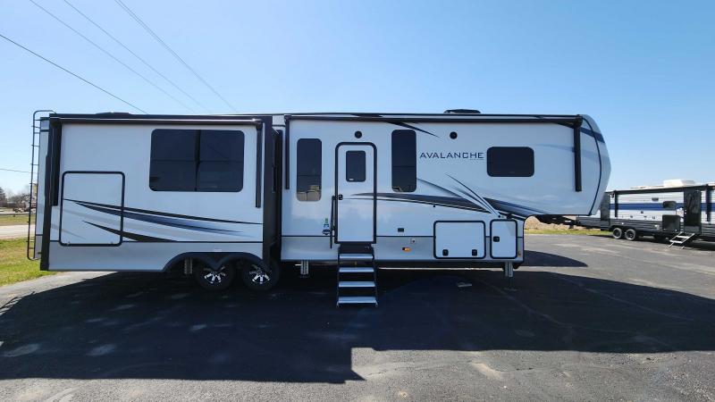 2023 Keystone RV 338GK Avalanche Fifth Wheel in Marlette, MI | Trailer ...