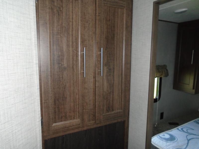 2018 CrossRoads RV 331BH Zinger Travel Trailer in Marlette, MI ...