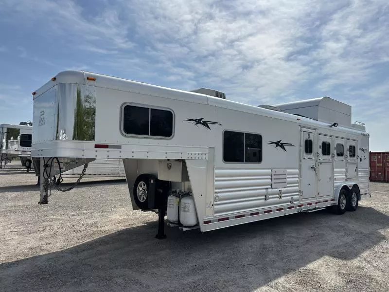 Platinum Coach Horse Trailers for Sale near you | Trailer Trader