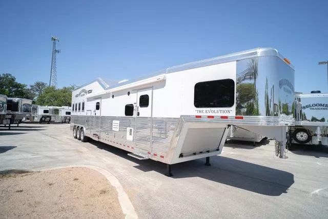 Used Bloomer Horse Trailers for Sale | Trailer Trader