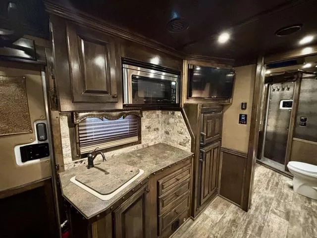2018 Bloomer Trailers BM 4H OL 18 in Boerne, TX | Trailer Trader