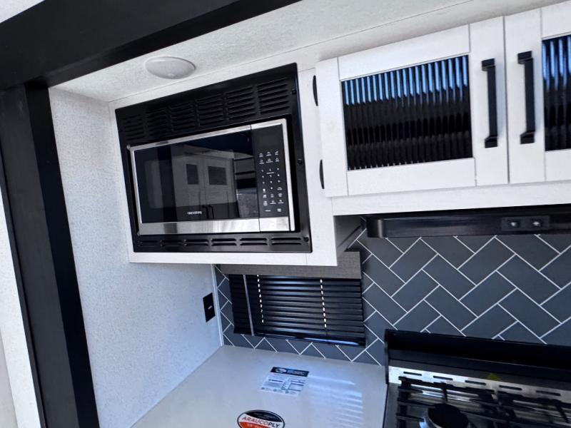 2025 Palomino 402LFT in Slaton, TX | Trailer Trader