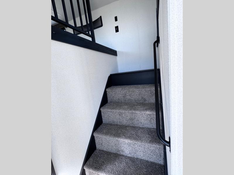 2025 Palomino 402LFT in Slaton, TX | Trailer Trader