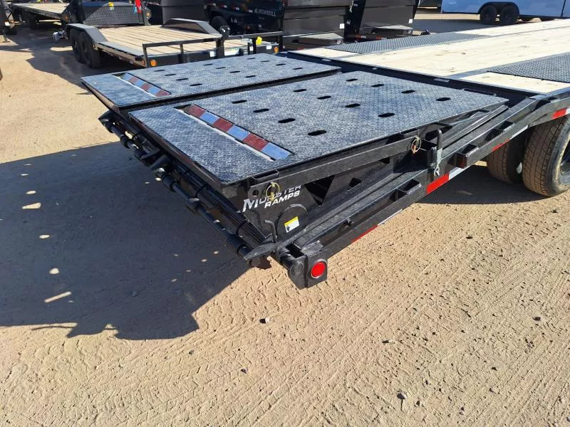 2026 PJ Trailers 30' Gooseneck Low-Pro Flatdeck with Duals, 25K GVWR ...