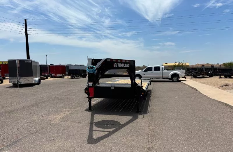 2026 PJ Trailers 30' Goosneck Low-Pro Flatdeck with Singles, 15K GVWR ...