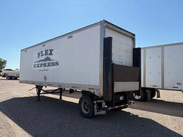 2001 Great Dane 32' Dry Van W/Lift Gate in Scottsbluff, NE | Trailer Trader