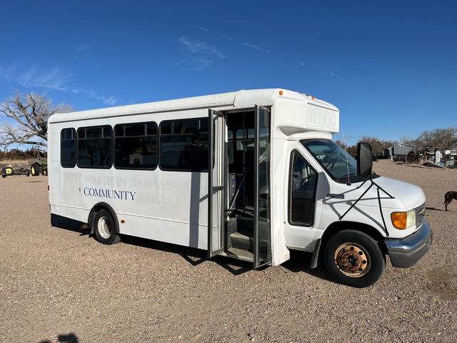 2004 Ford F450 20 Passenger Bus in Scottsbluff, NE | Trailer Trader