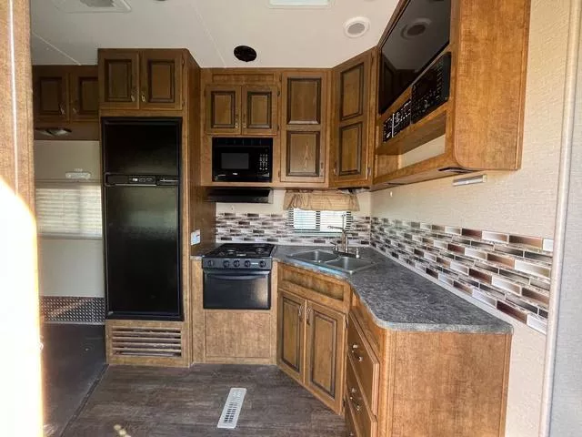 2016 CrossRoads Altitude AT282 Toy Hauler w/ onboard Generator AT-282 ...