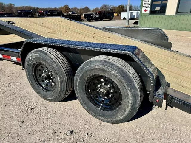2025 Diamond C Trailers HTL208 22' X 82 Hydraulically Dampened Tilt ...
