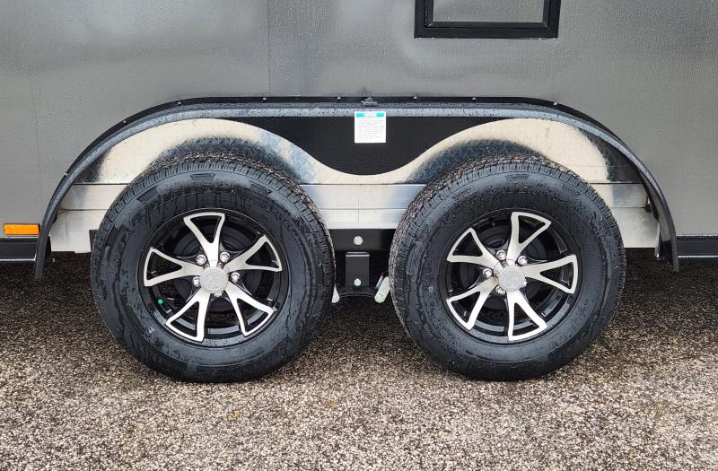 29 FT SNOWMOBILE ENCLOSED 24 FT BOX + V NOSE ALL ALUMINUM 2023 BY ...