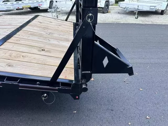 Diamond C 102" x 20' Deck Over w/Dove Tail GDD206 2025 in Cumming, GA ...