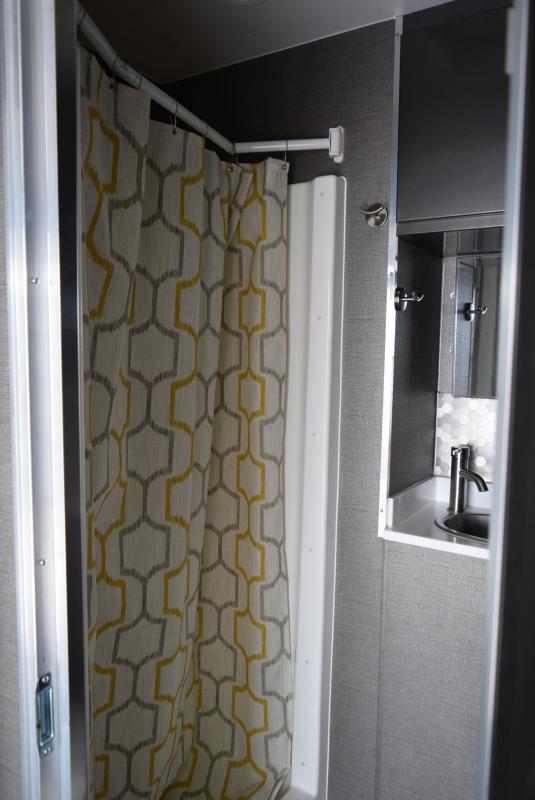 PRE-OWNED ATC 20' GAME CHANGER PRO SERIES TOY HAULER | Custom Enclosed ...