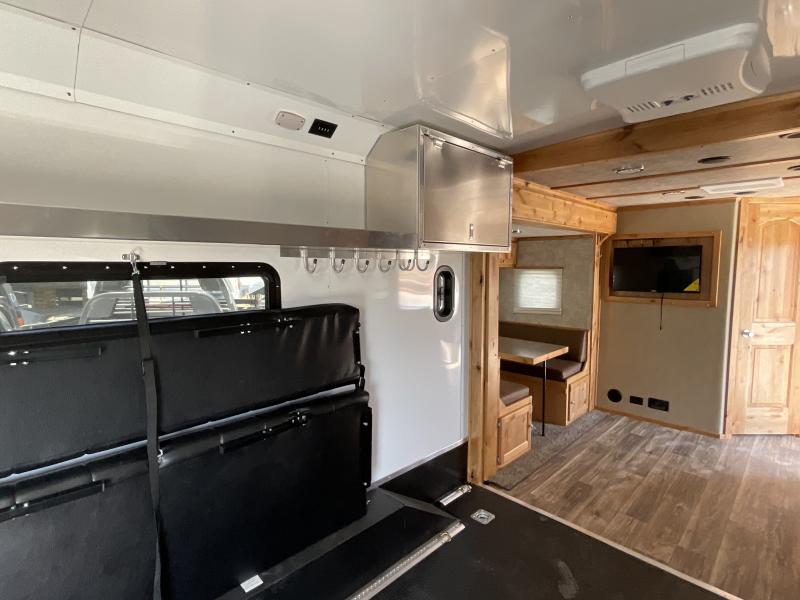 NEW 2022 Logan Coach Sports Hauler USH16GNLQ 16' Garage 12' LQ 19,768 ...
