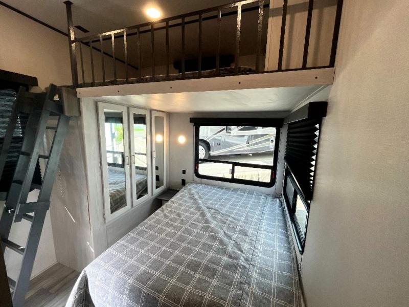 2022 Keystone RV SPRINTER 35BH Fifth Wheel in Wind Gap, PA | Trailer Trader