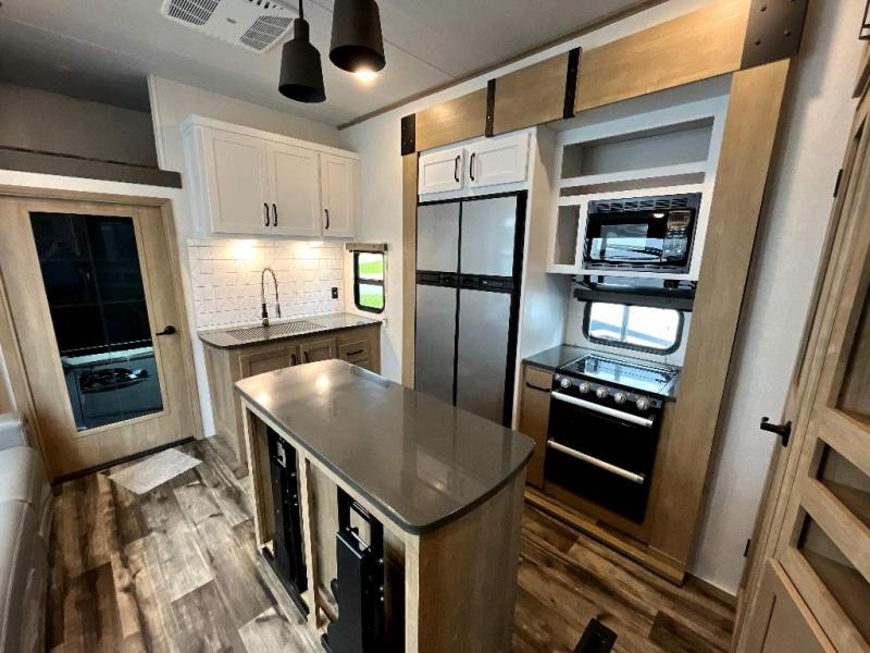 2022 Keystone RV CARBON 348 Toy Hauler in Wind Gap, PA | Trailer Trader
