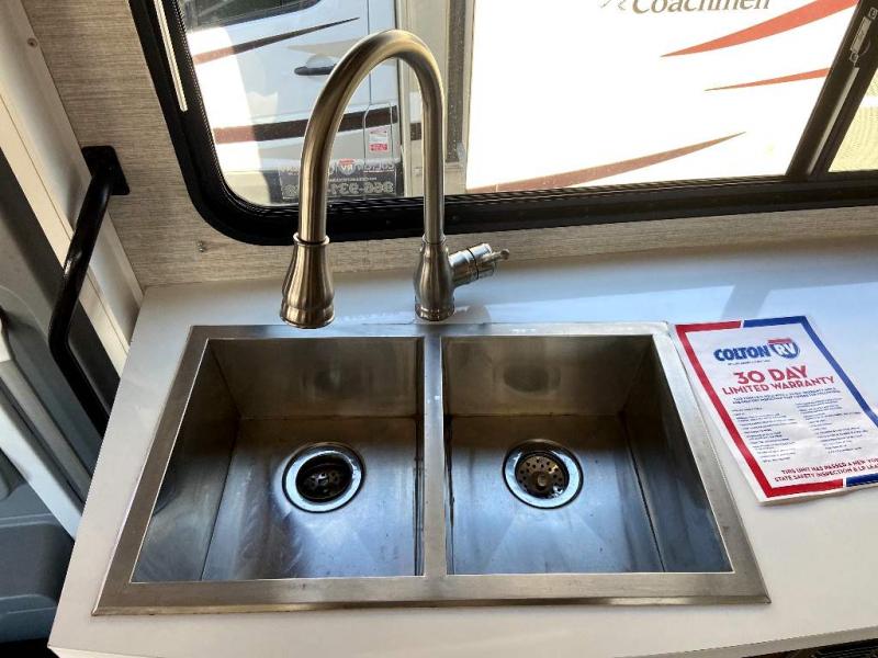 2021 Winnebago VIEW 24D Class C in North Tonawanda, NY | Trailer Trader