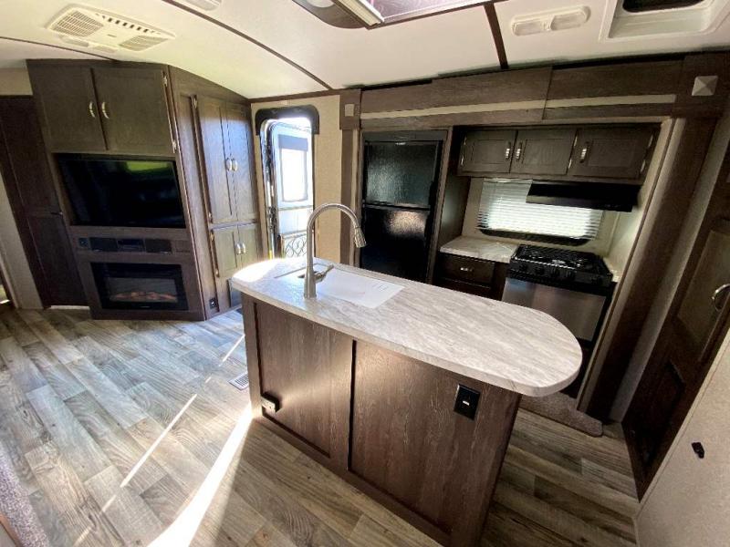 2018 Keystone RV OUTBACK 335CG Toy Hauler in Wind Gap, PA | Trailer Trader