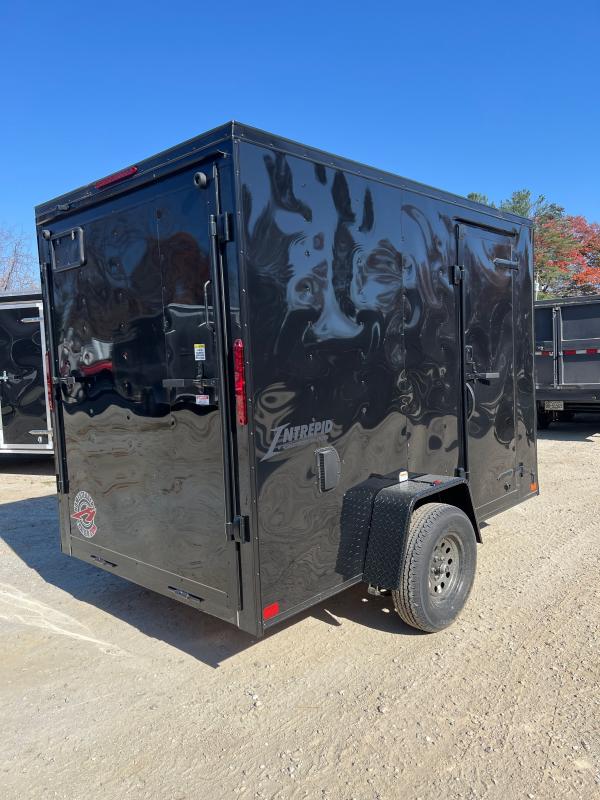 2024 Homesteader Trailers 610IS Cargo / Enclosed Trailer / With black ...