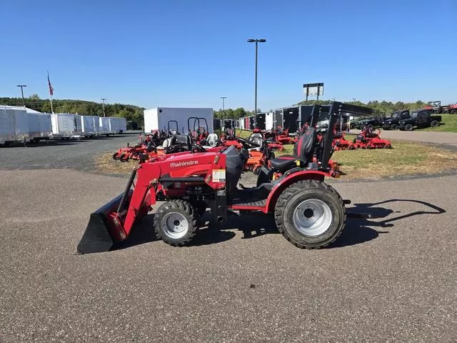 2023 Mahindra MAX 26XLT HST W/LDR in Chippewa Falls, WI | Trailer Trader