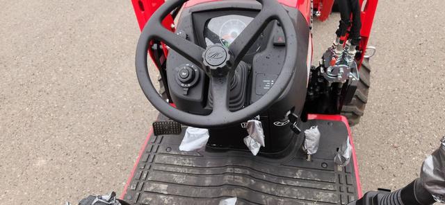 2024 Mahindra 1126 26HP HST 4WD Sub-Compact Tractor W/Loader in ...