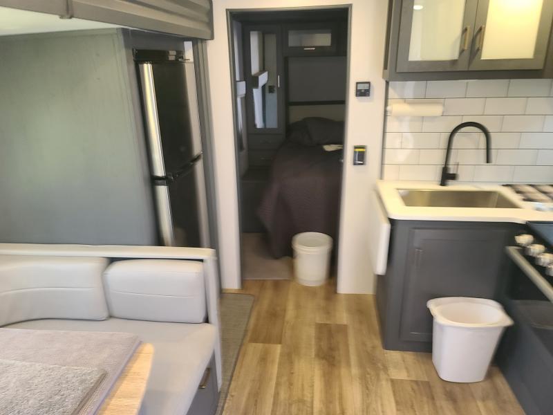 2022 Thor Industries Keystone RV Premier Bullet Travel Trailers in ...