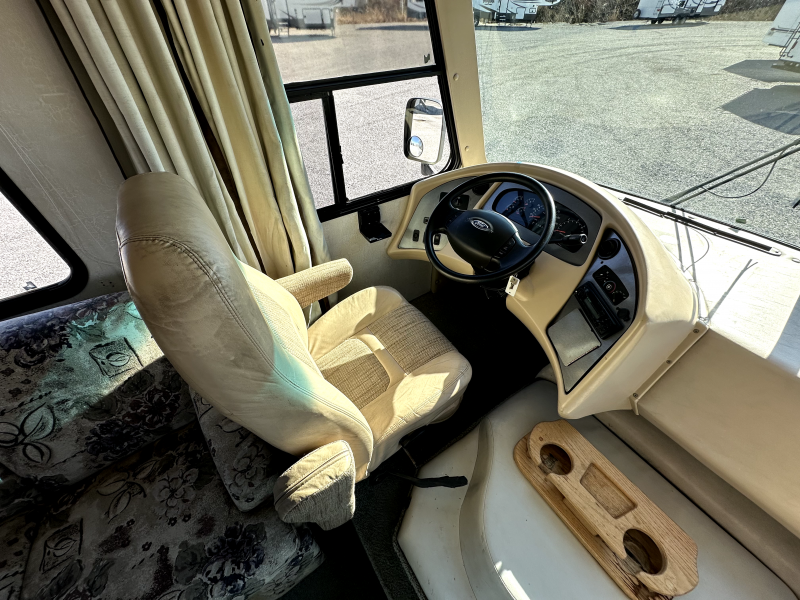 2002 Coachmen Mirada 300QB Class A in Mayfield, KY | Trailer Trader