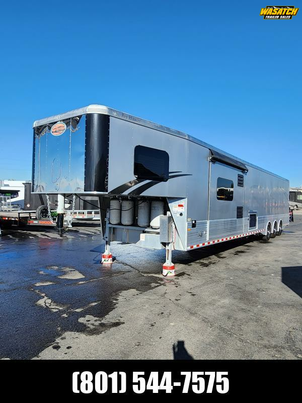 2019 DEMO MODEL Sundowner Trailers 48' Toy Hauler Multisport Trailer in ...