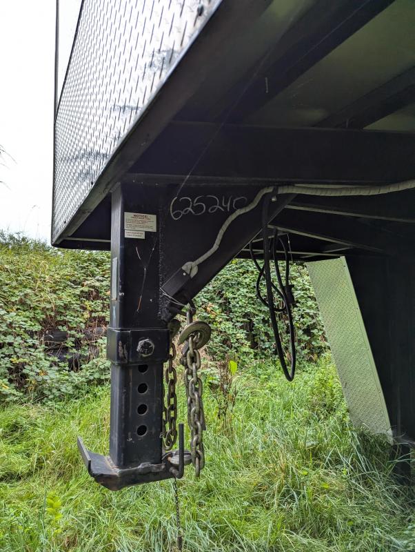 2015 Continental 32’ Gooseneck Stacker Race Trailer in Orting, WA ...