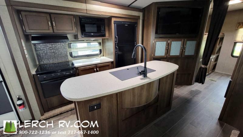 RVs for sale | Lerch RV | Fifth Wheels, Toy Haulers and Travel Trailers ...