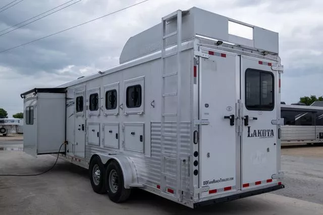 2016 Lakota Trailers 4 Horse Living Quarters Trailer W/Slide Out in ...