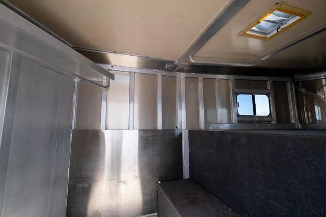 2001 Hart Trailers 3 Horse Trailer in Seguin, TX | Trailer Trader