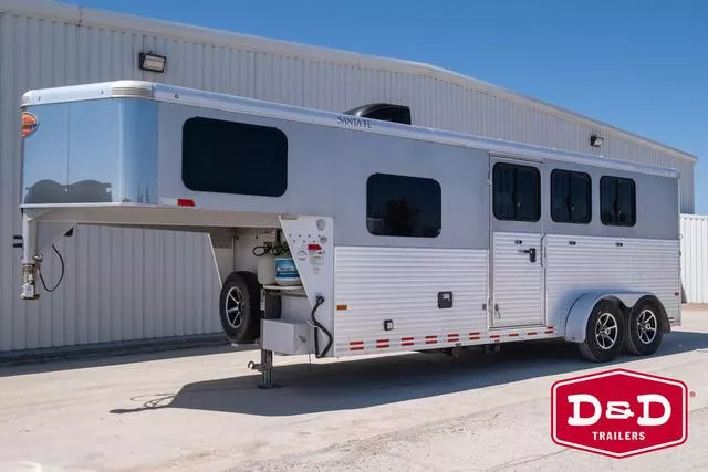 2016 Sundowner Trailers 3 Horse Santa Fe Living Quarters Trailer in ...