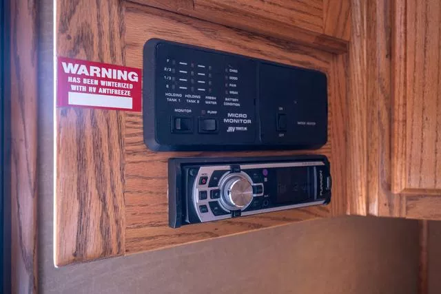 2008 Bloomer Trailers 4 Horse 11'SW Living Quarters Trailer in Seguin, TX | Trailer Trader