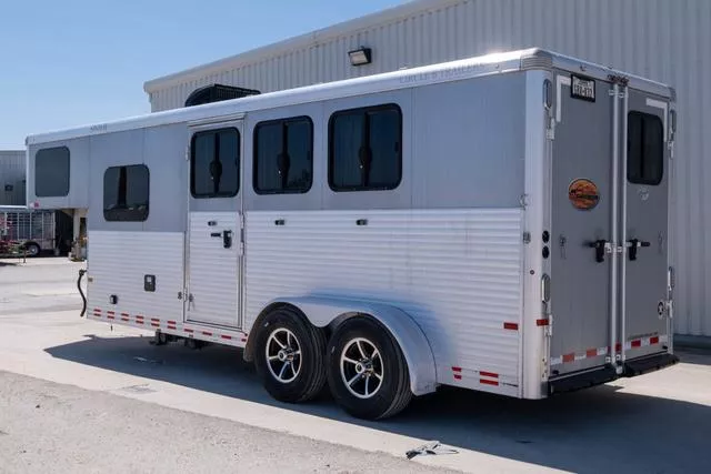 2016 Sundowner Trailers 3 Horse Santa Fe Living Quarters Trailer in ...