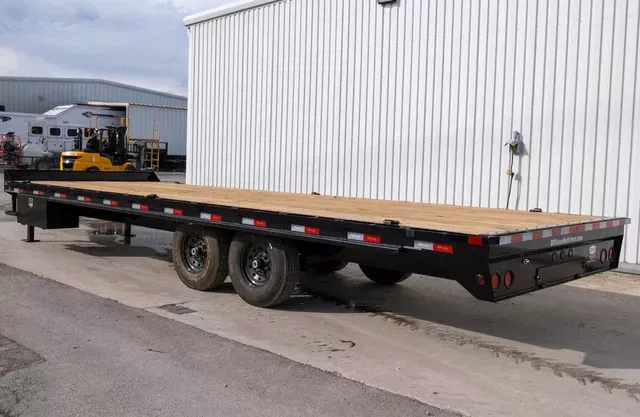 2022 Delco Trailers 25 Ft Flatbed in Seguin, TX | Trailer Trader