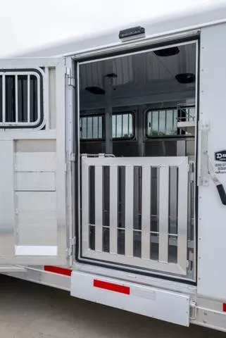 2025 Exiss 8 Pen Exhibitor Low Pro Trailer in Seguin, TX | Trailer Trader