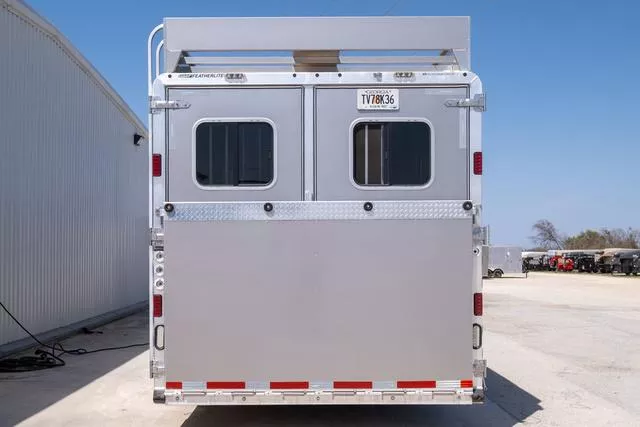 2019 Featherlite Trailers 4 Horse 11' SW Living Quarters Trailer in ...